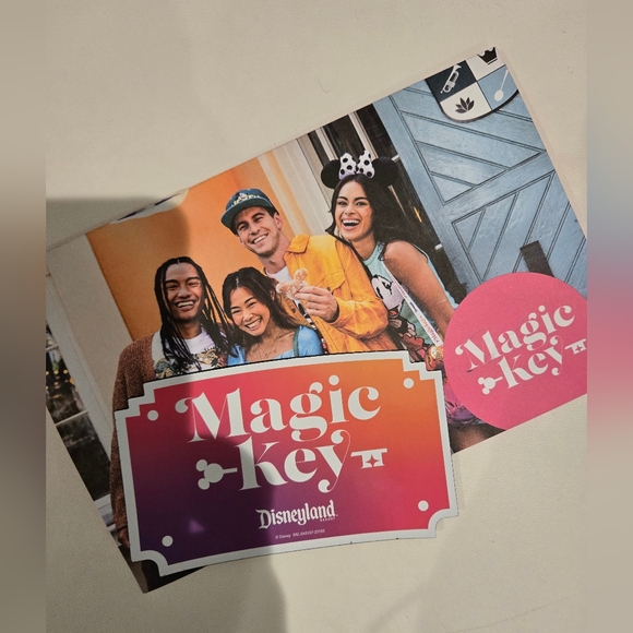 Disney | Other | Disneyland Disney Magic Key Pass Magnet Brand New ...